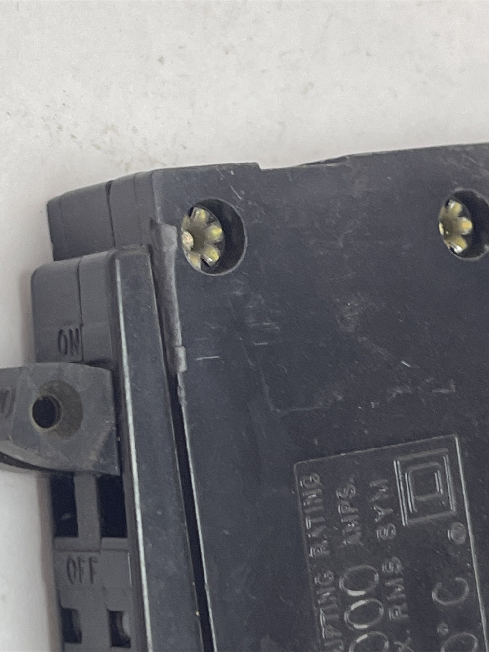 SQUARE D QOT1520 CIRCUIT BREAKER 15A 20A 120/240 VAC TWO 1 POLE UNITS ...